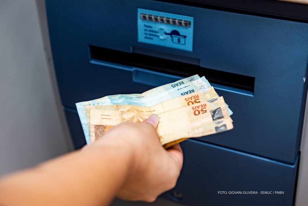 Novo salário mínimo de R$ 1.518 entra em vigor nesta quarta-feira (1º ...